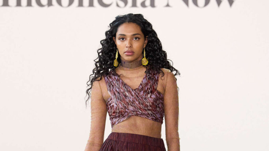 Earthtone-Inspired Spring Collection From Ikat Indonesia By Didiet ...